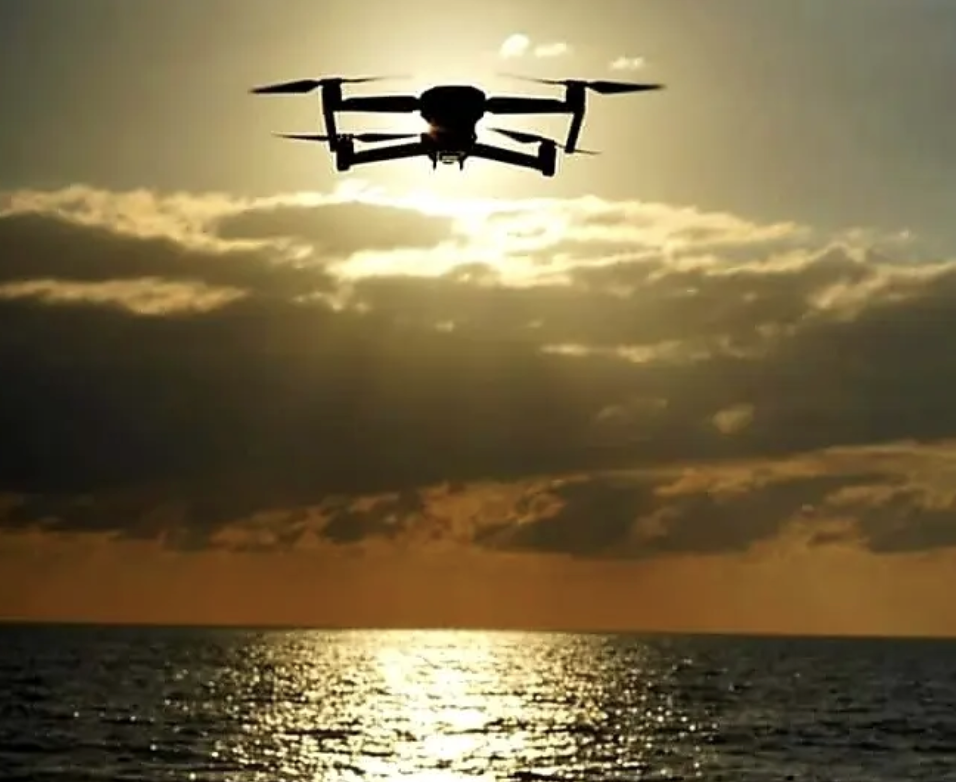 Using lake drones to Capture The Lakefront Lifestyle