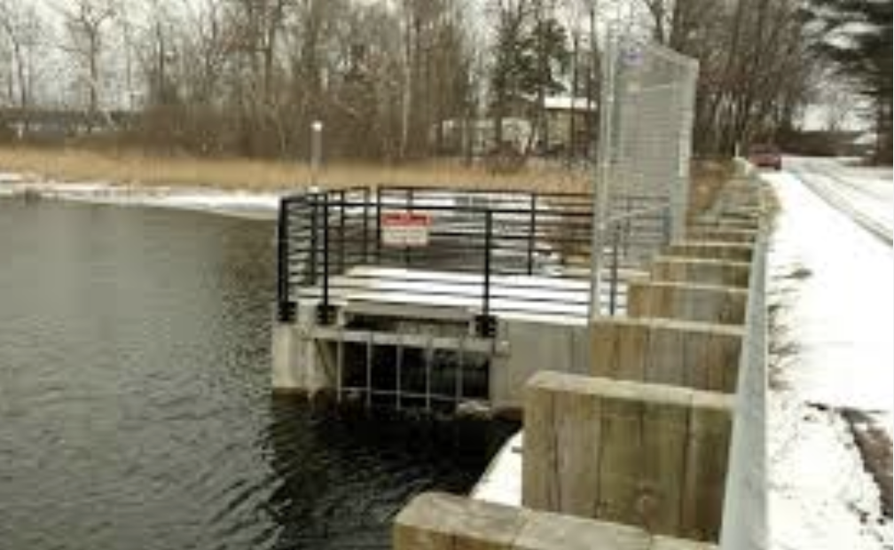9 Reasons Why Lake Communities Practice Winter Drawdown